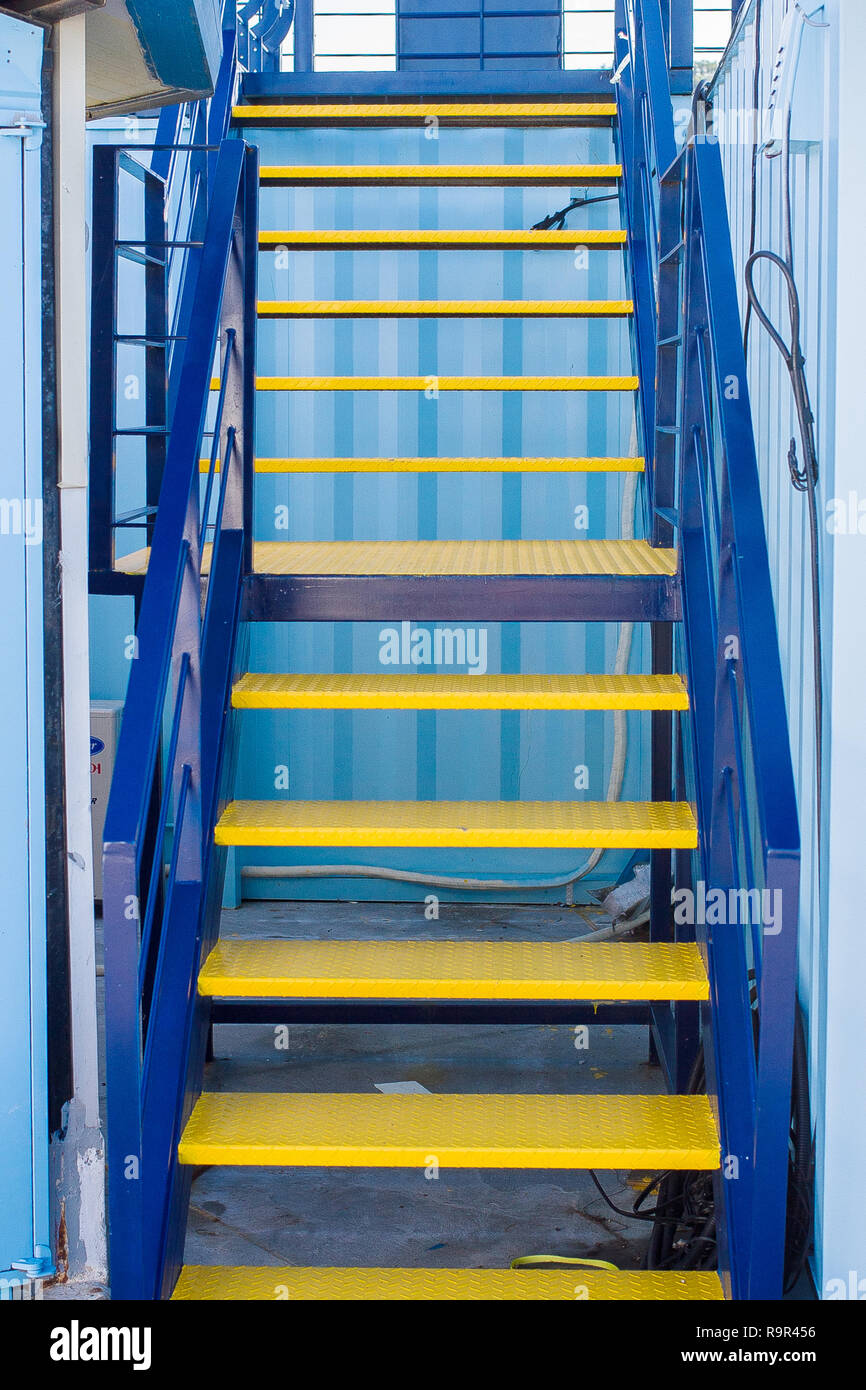 Exterior metal staircase hi-res stock photography and images - Alamy