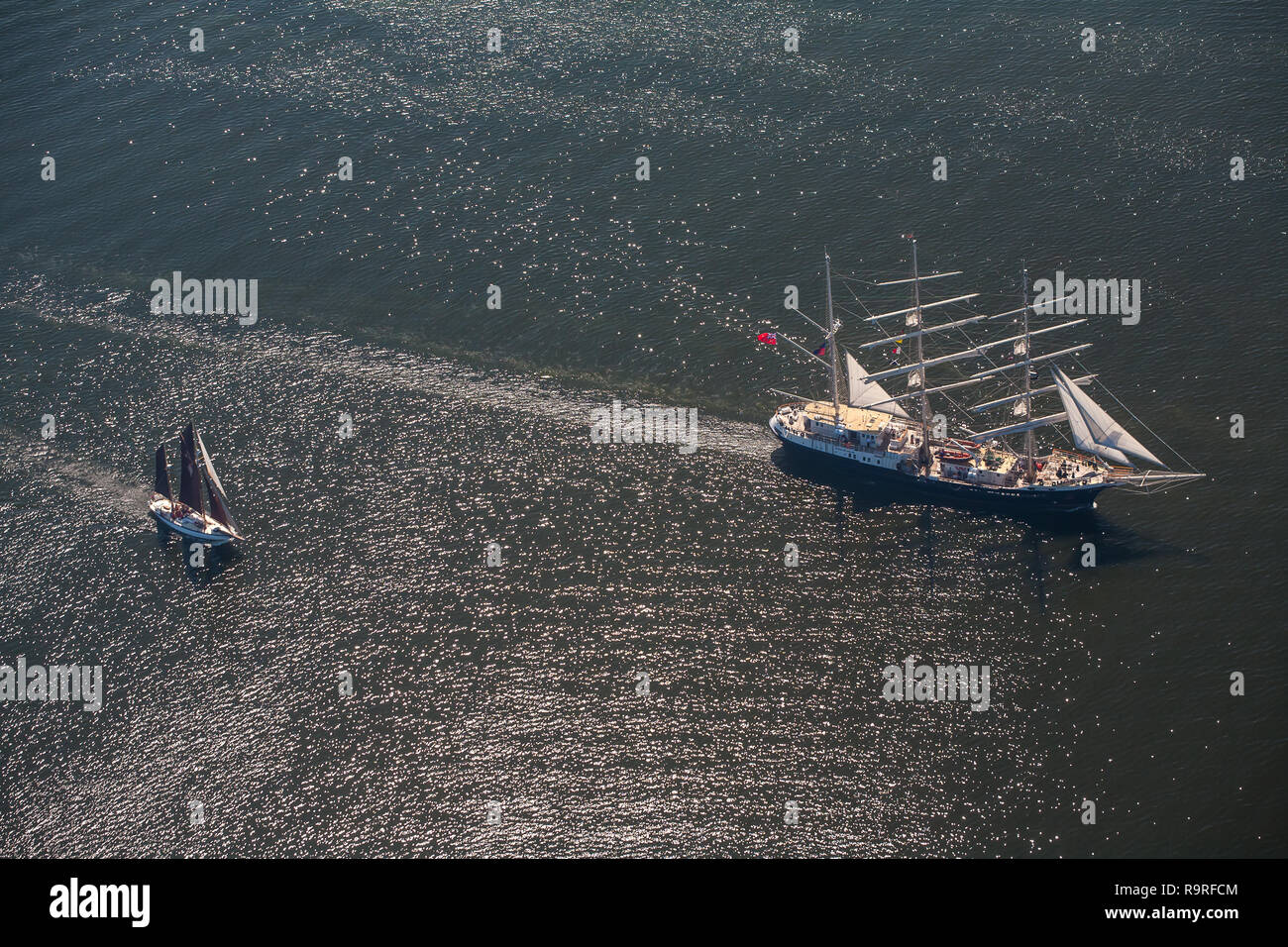 Sailboats from air hi-res stock photography and images - Alamy