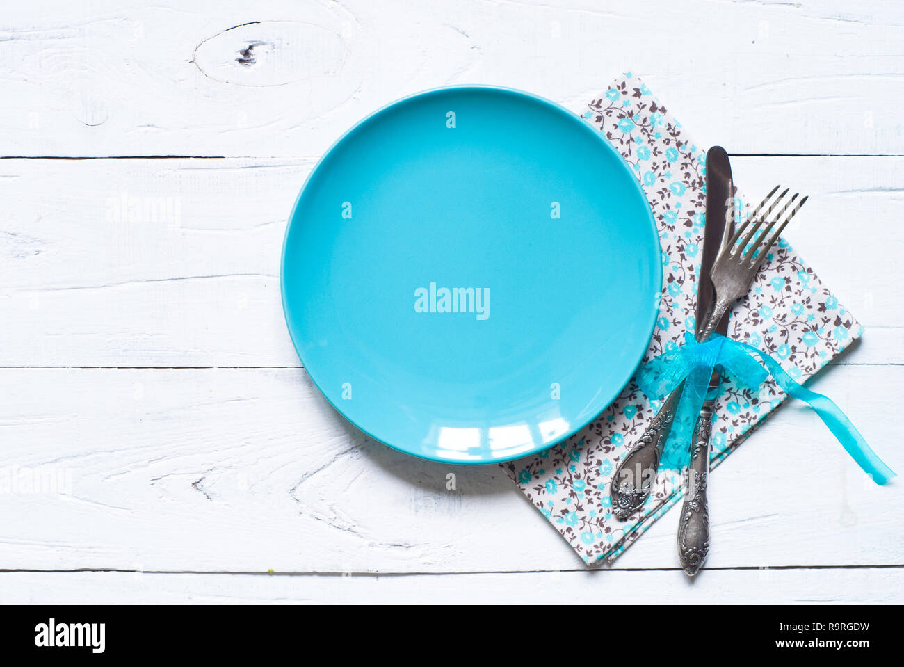 Empty plate from above cloth hi-res stock photography and images - Alamy