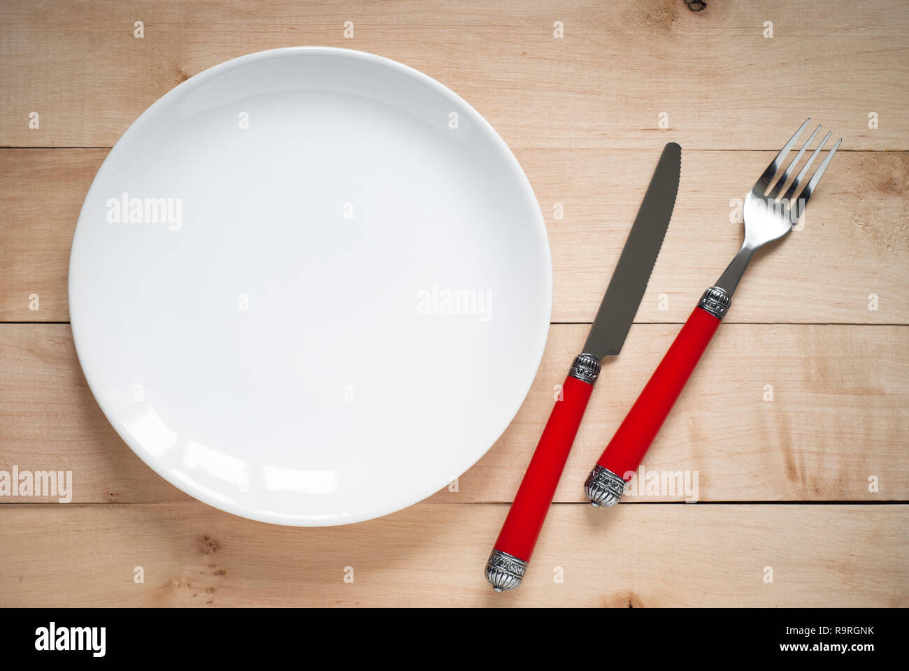 Empty plate from above linen hi-res stock photography and images - Alamy