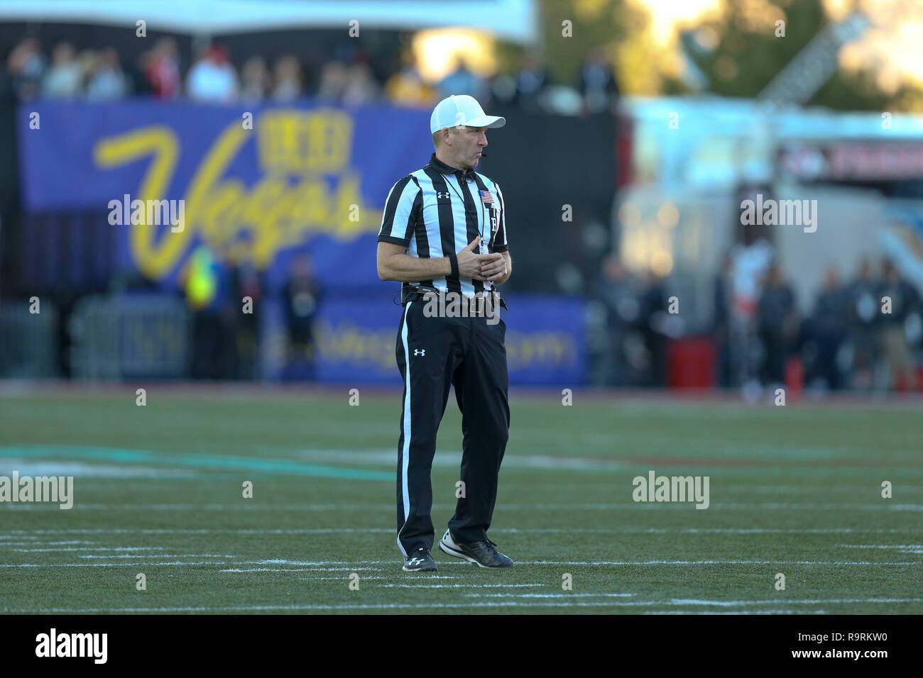 LAS VEGAS, NV - DECEMBER 15: Referee during the Las Vegas Bowl ...
