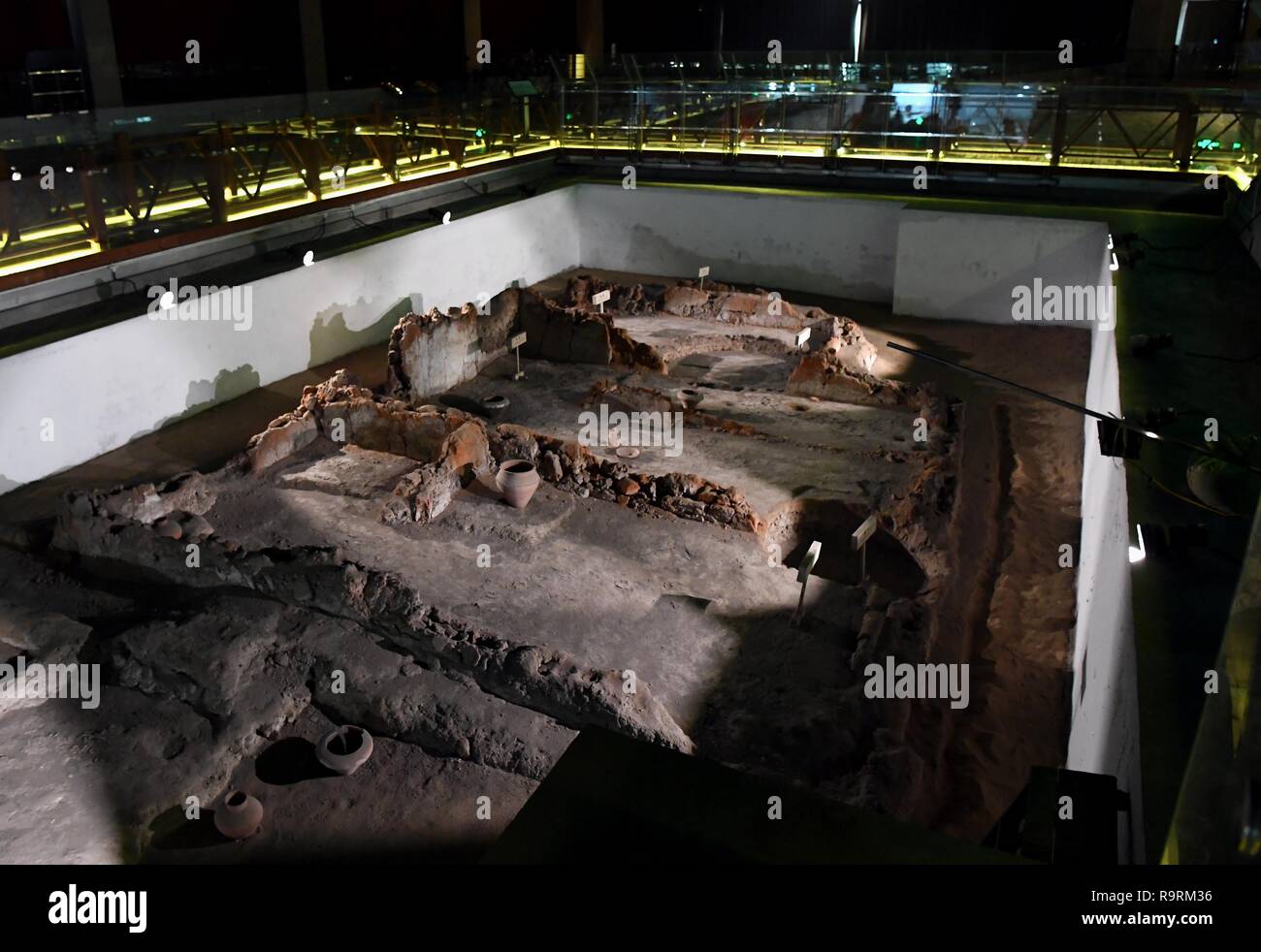 Yangshao culture hi-res stock photography and images - Alamy