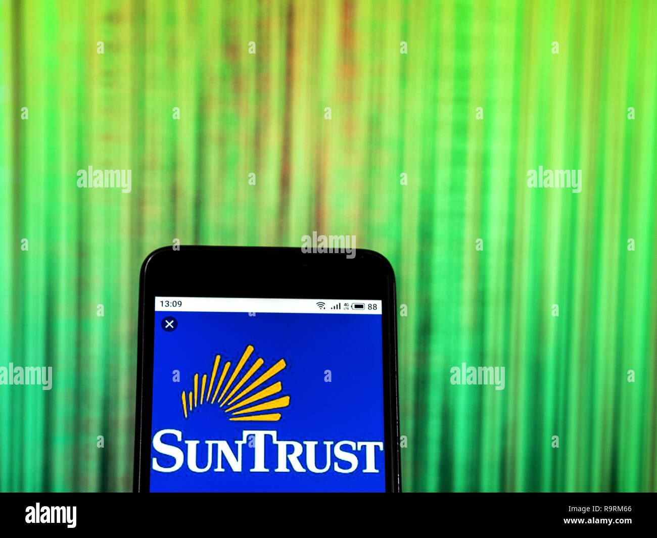 Suntrust logo hi-res stock photography and images - Alamy