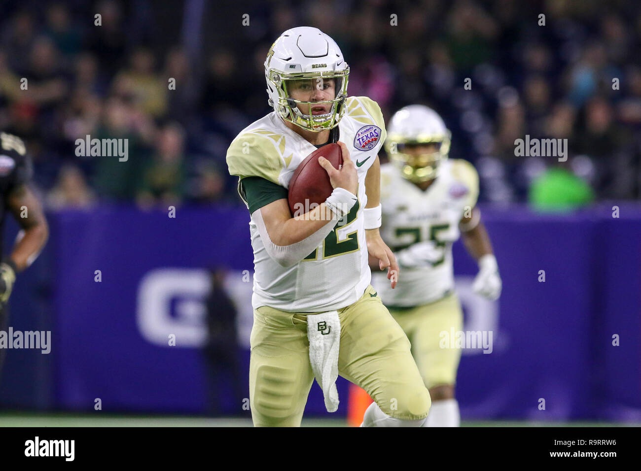 Houston, TX, USA. 27th Dec, 2018. Baylor Bears quarterback Charlie ...