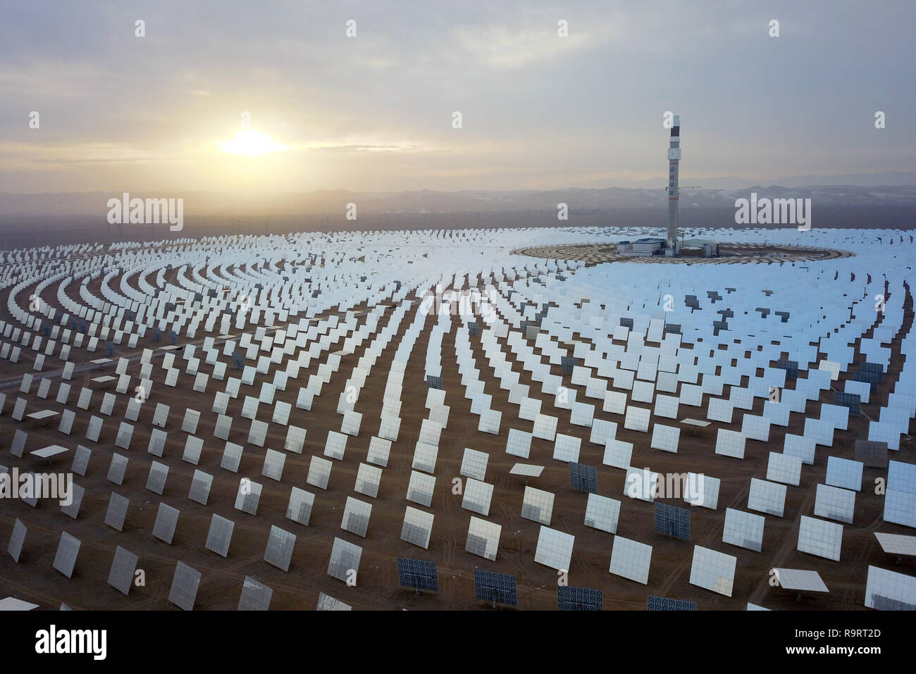 Solar power (csp) plant hi-res stock photography and images - Alamy