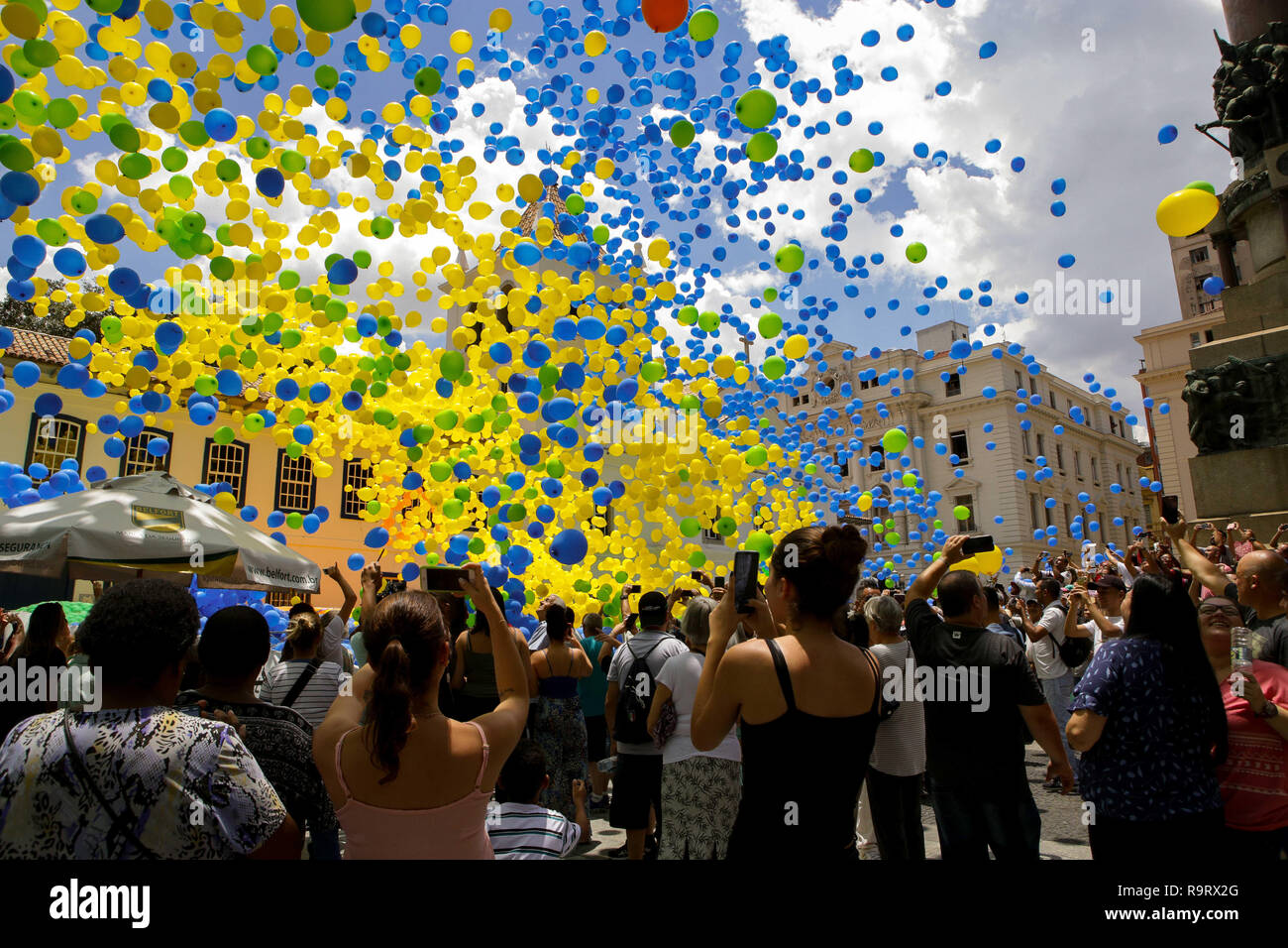 Balões hi-res stock photography and images - Alamy