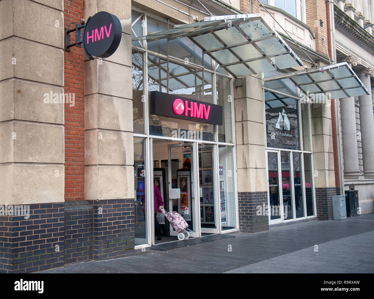 Hmv shop logo hi-res stock photography and images - Alamy
