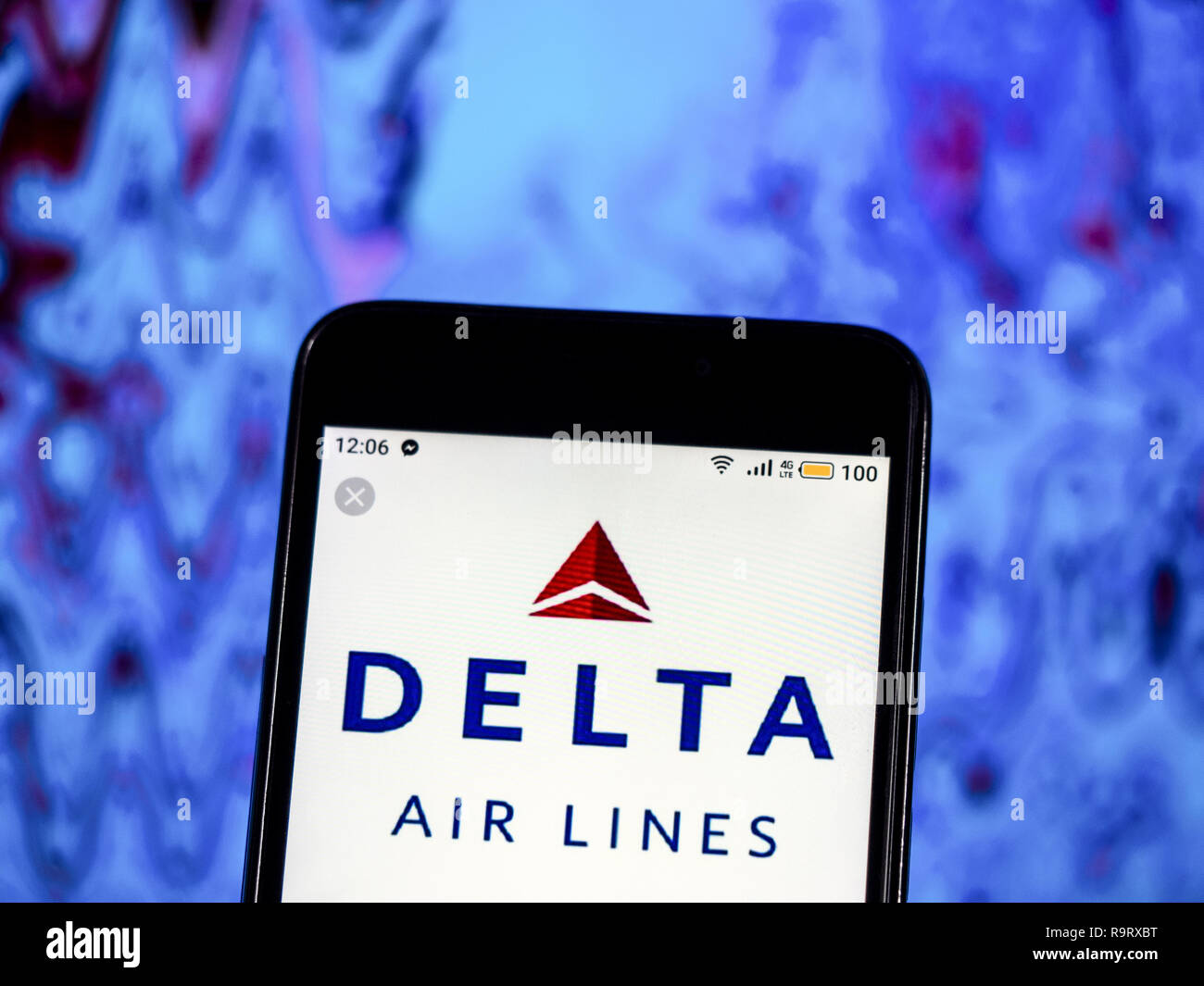 Delta air lines logo hi-res stock photography and images - Alamy