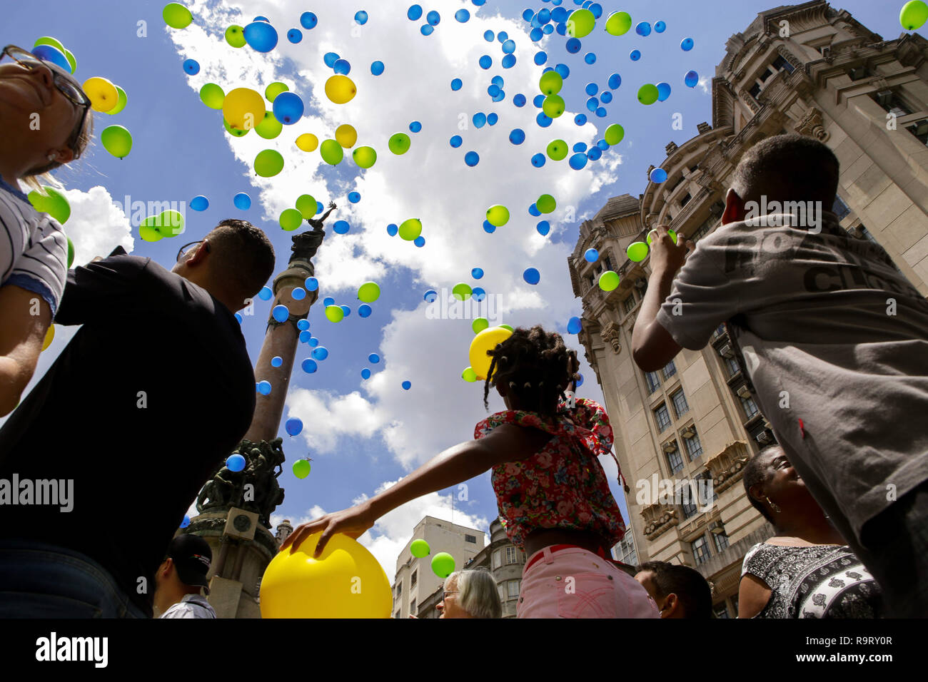 Balões hi-res stock photography and images - Alamy