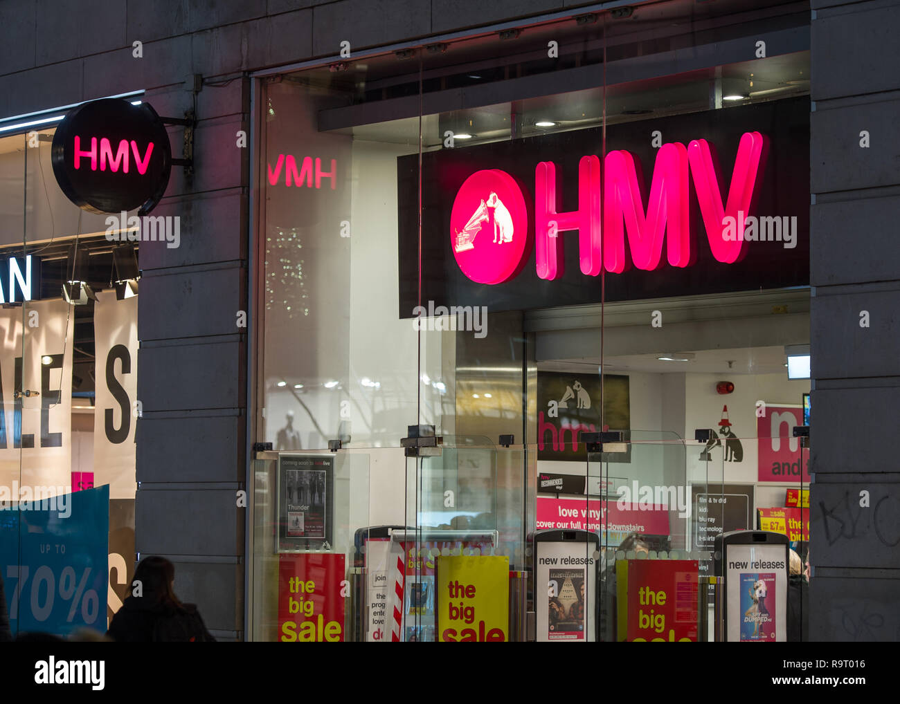 Argyle street glasgow sign hi-res stock photography and images - Alamy
