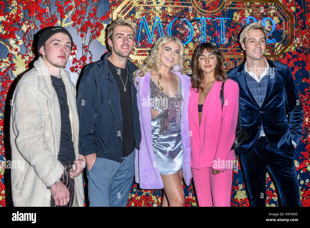 Las Vegas, NV, USA. 28th Dec, 2018. Ellington Ratliff, Rocky Lynch ...