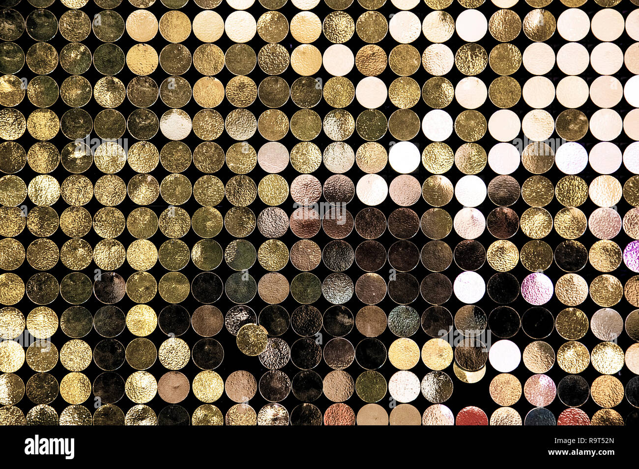 Yellow coin texture hi-res stock photography and images - Alamy