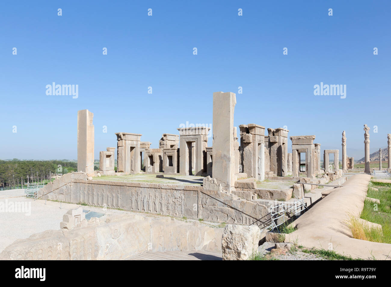 Palace darius tachara palace persepolis hi-res stock photography and ...