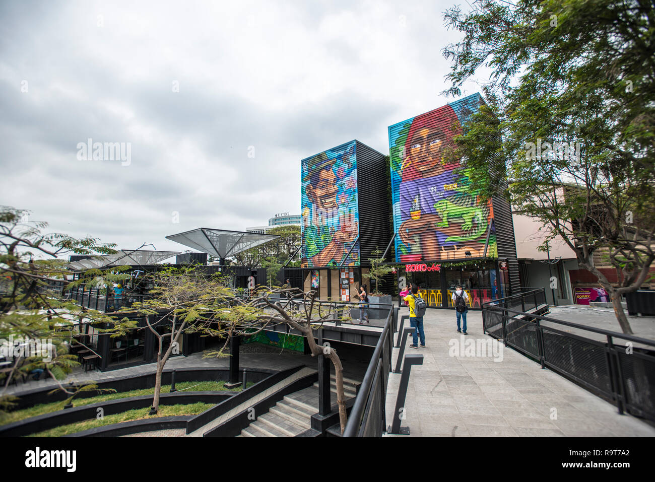 Guayarte Square in Guayaquil Stock Photo - Alamy