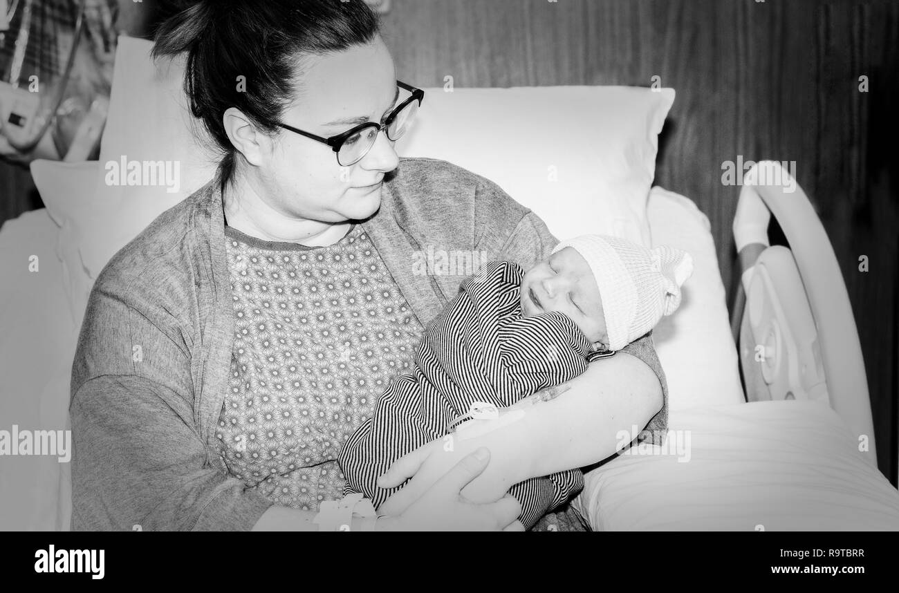 Giving birth Black and White Stock Photos & Images - Alamy