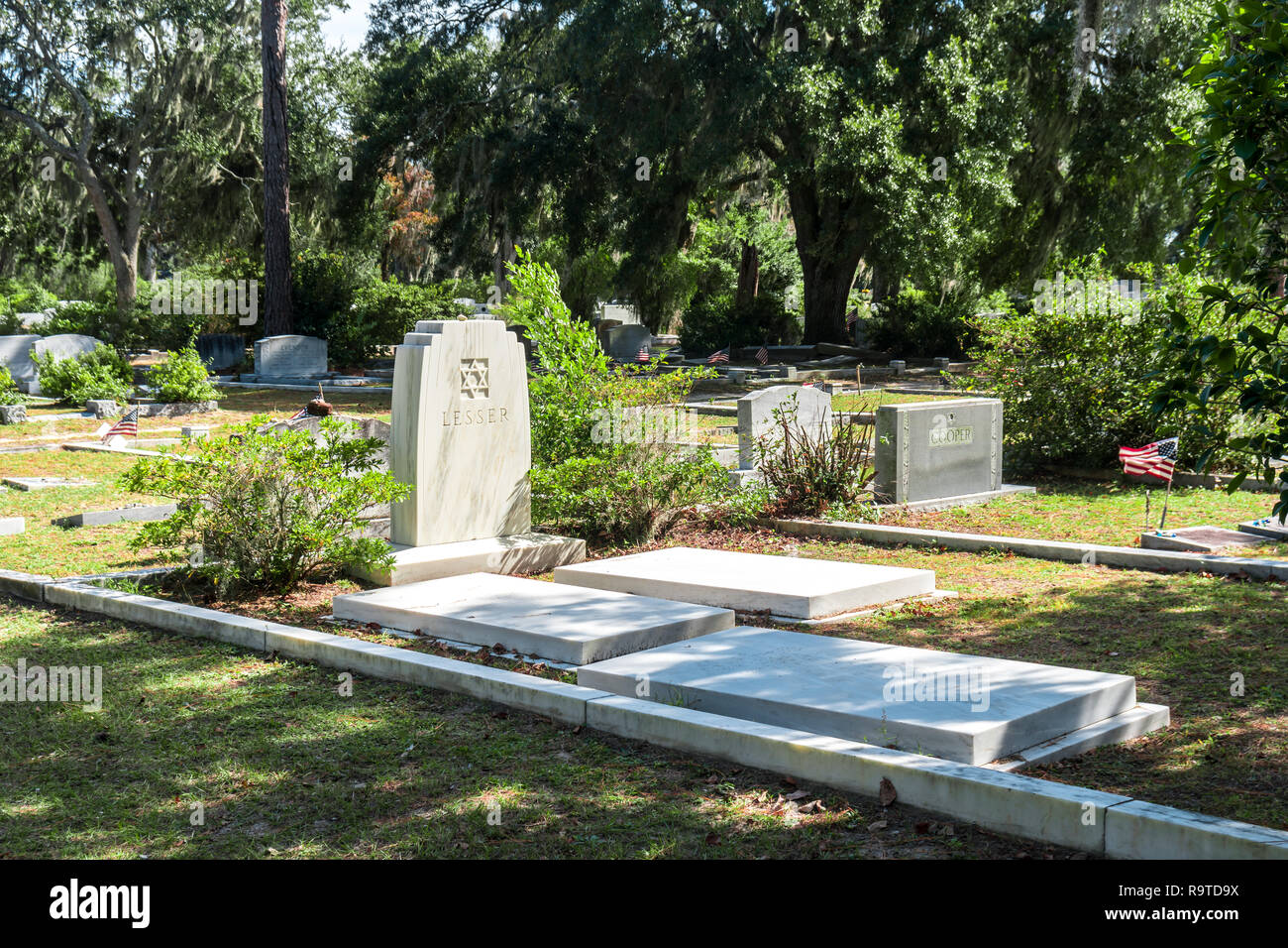 SAVANNAH, GEORGIA - NOV 1, 2018: Historical Bonaventure Cemetery in ...