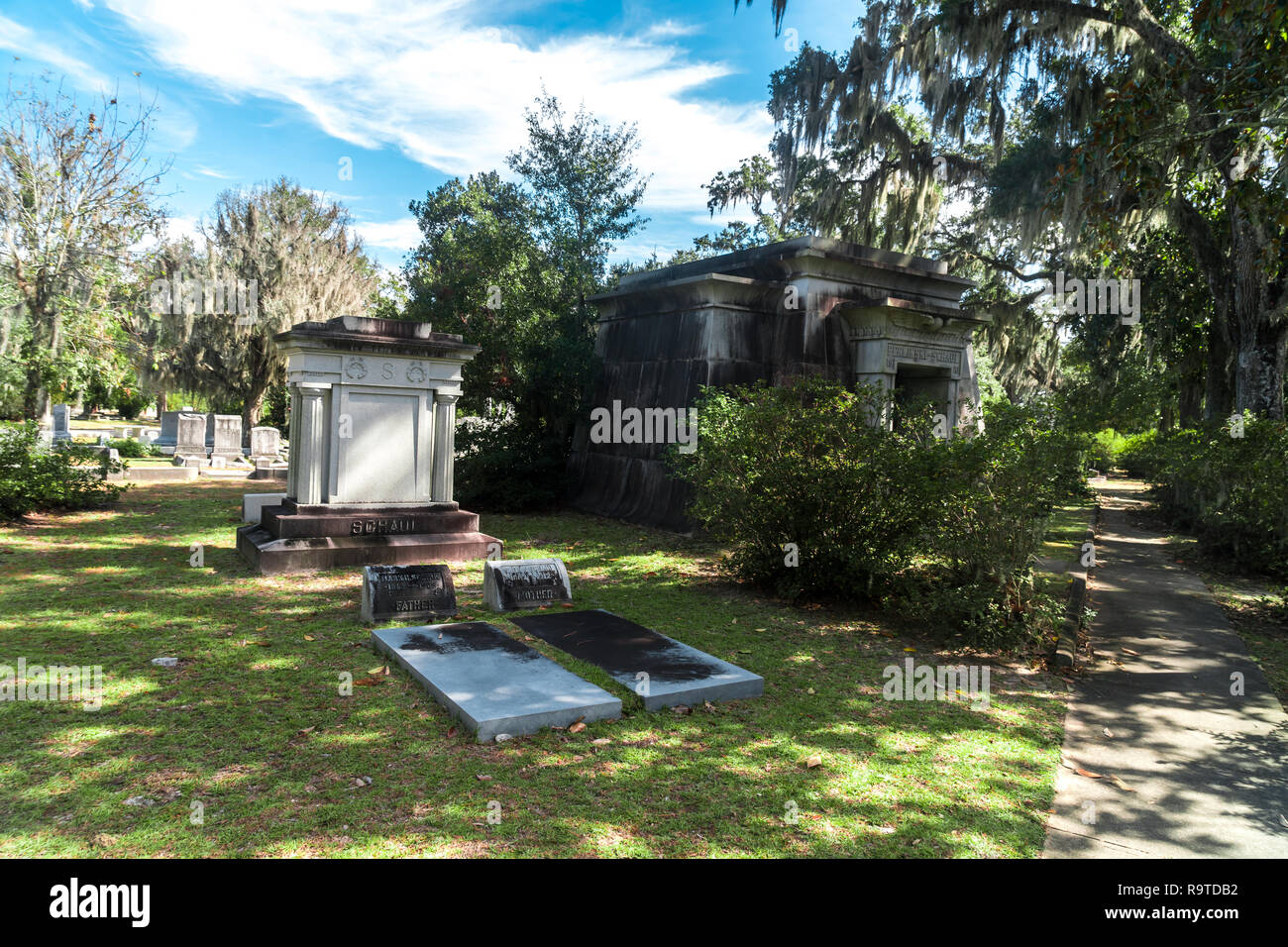 SAVANNAH, GEORGIA - NOV 1, 2018: Historical Bonaventure Cemetery in ...