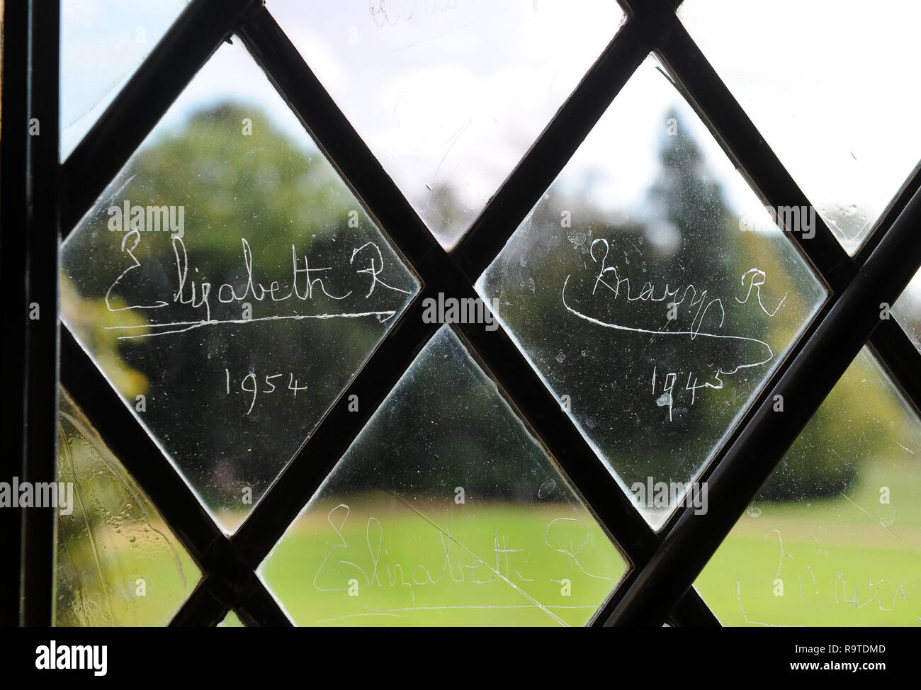 Queen mary signature hi-res stock photography and images - Alamy