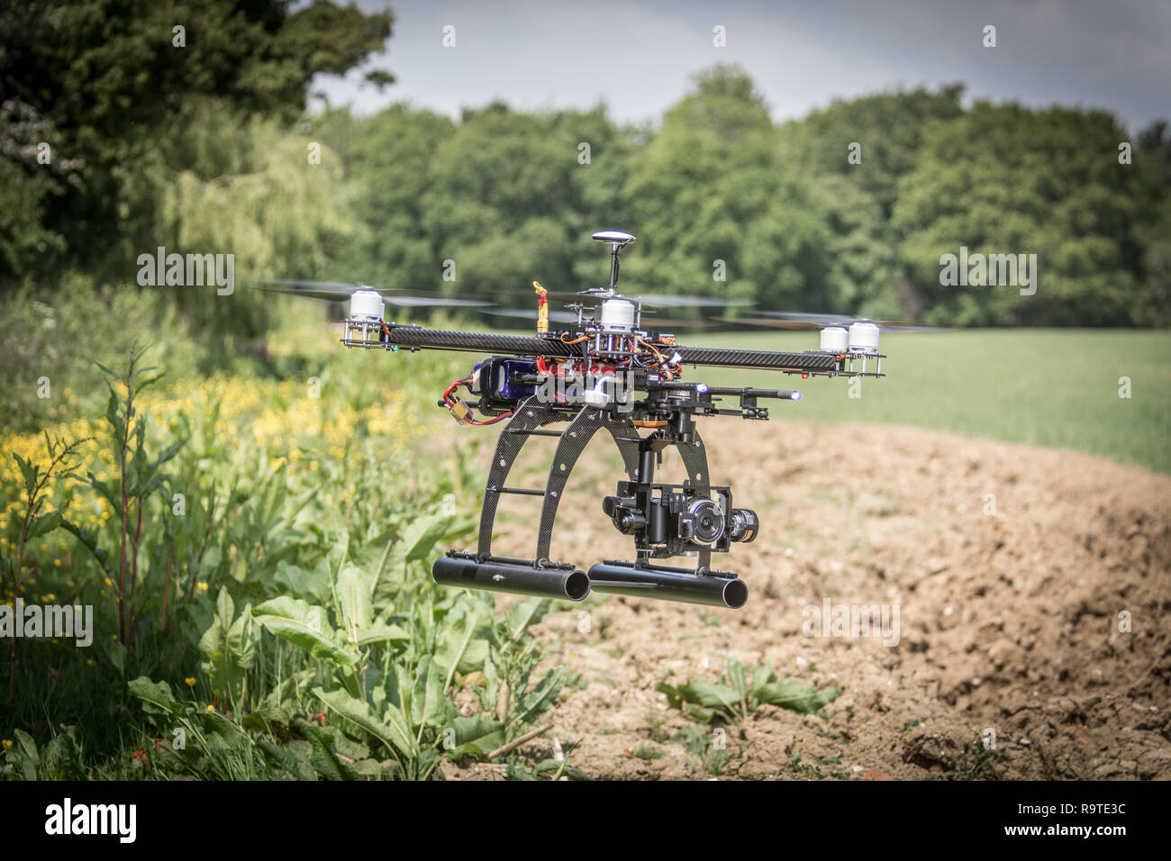 Flying hexecopter hi-res stock photography and images - Alamy