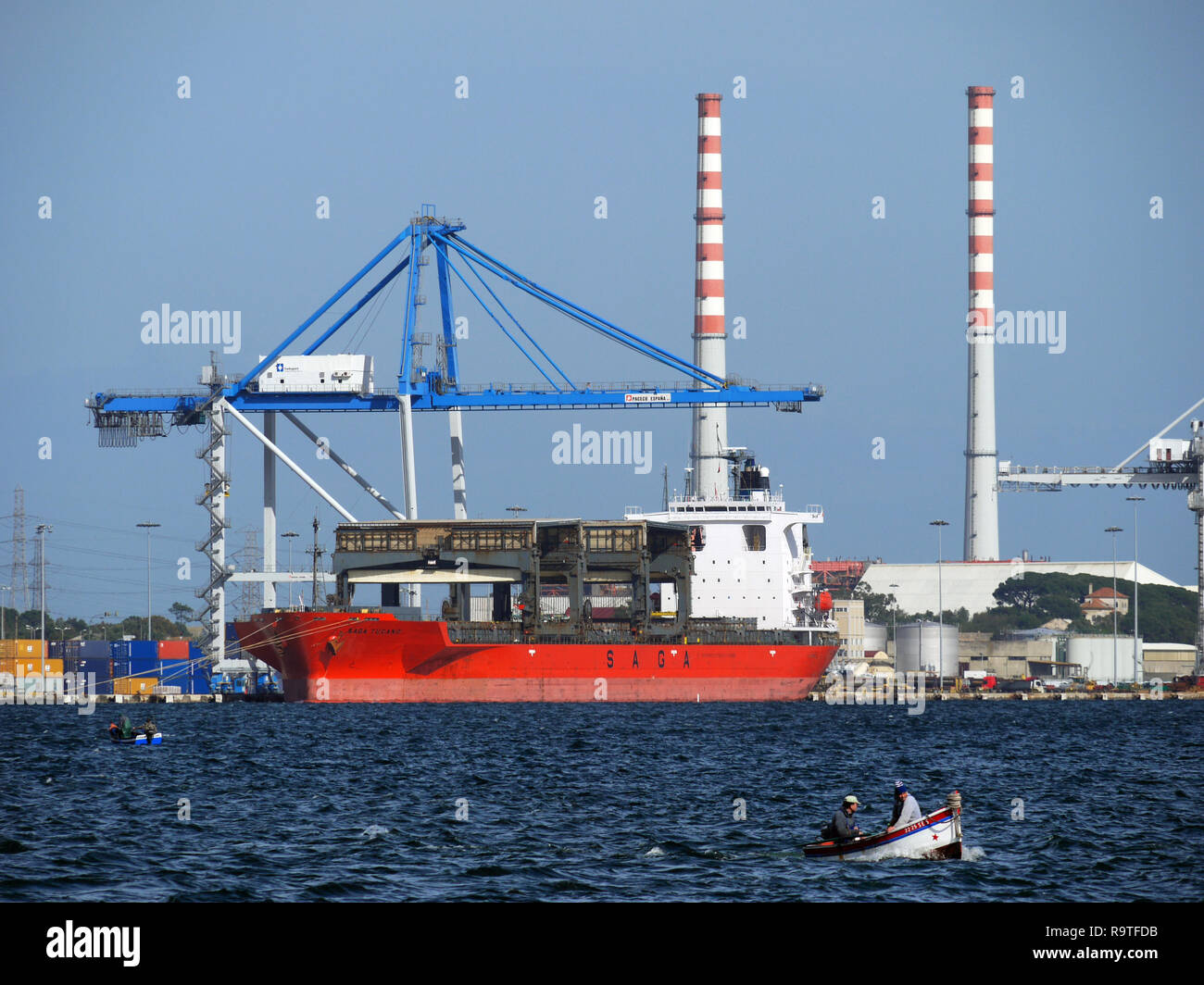 Docking Operations High Resolution Stock Photography and Images - Alamy