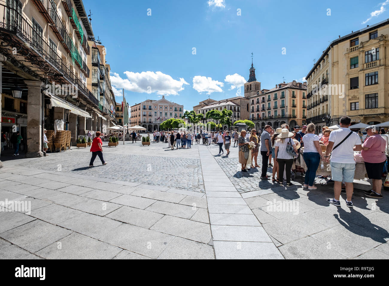 Shopping street segovia spain hi-res stock photography and images - Alamy