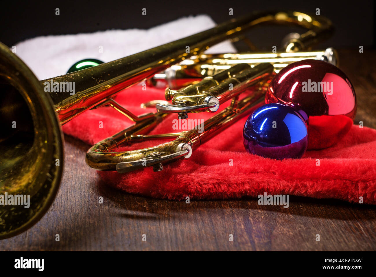 Brass Band Playing Christmas Carols Stock Photos & Brass Band Playing ...
