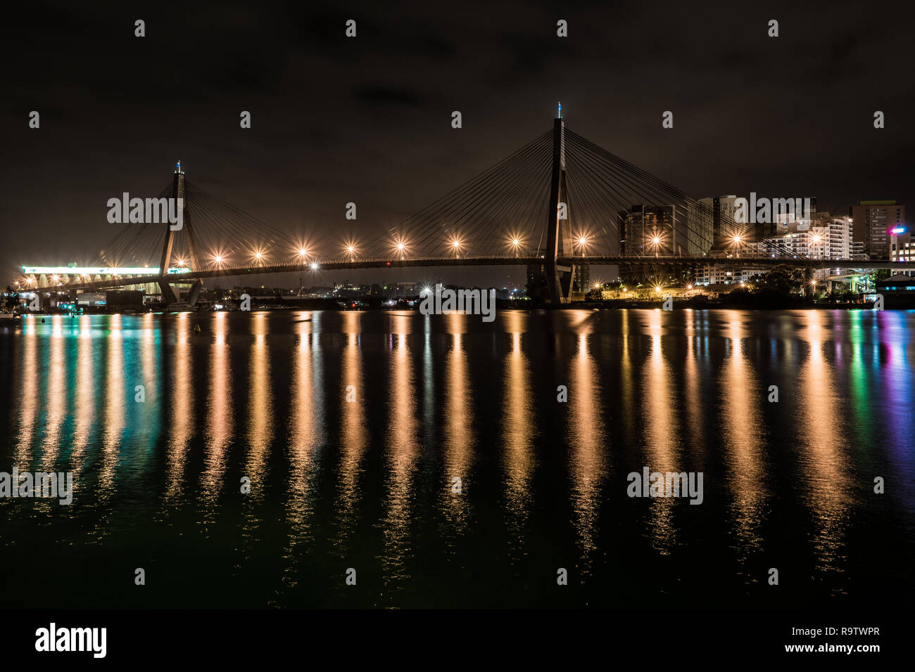 Sydney harbour bridge reflections hi-res stock photography and images ...