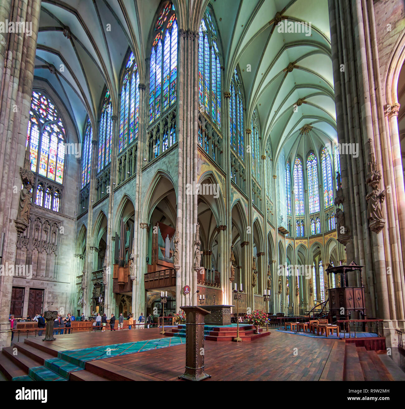 Cologne cathedral interior altar hi-res stock photography and images ...