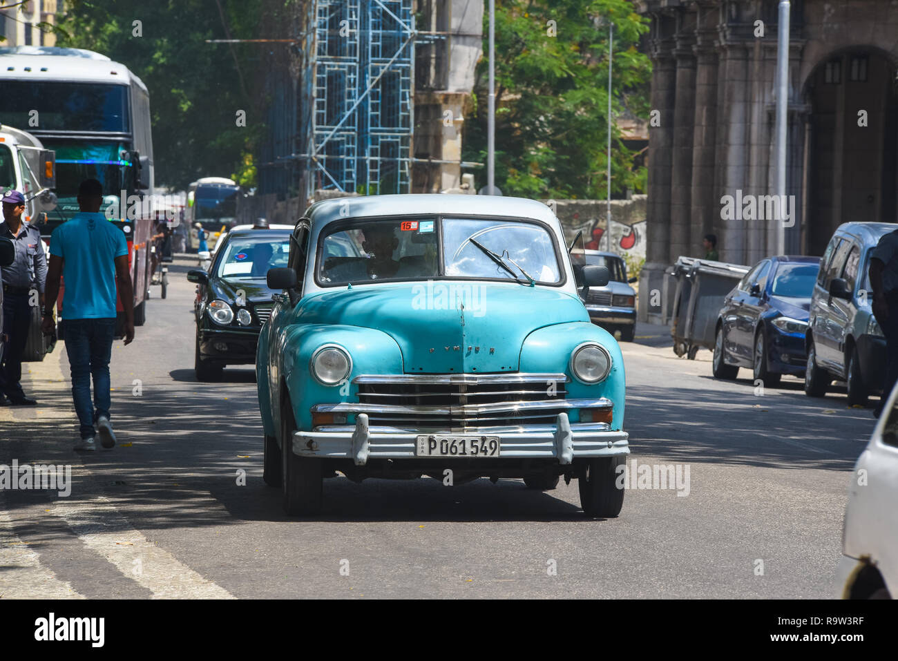 Old cuban can in Street in Old Havana, Cuba Stock Photo - Alamy