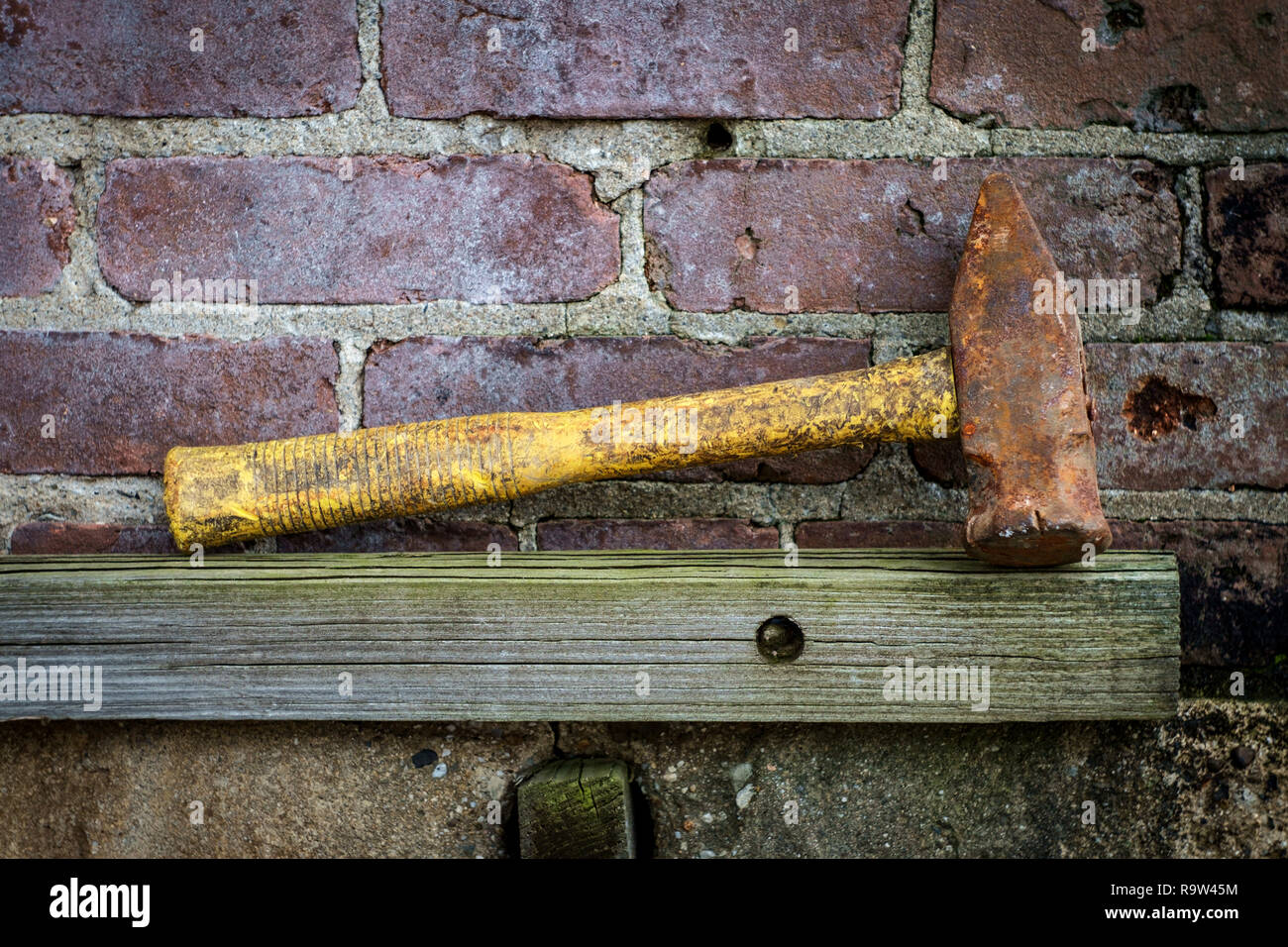 Sledge hammer wall hi-res stock photography and images - Alamy