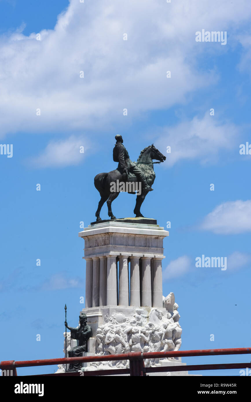 Statue of Antonio Maceo in the Malecón, Havana, Cuba Stock Photo - Alamy