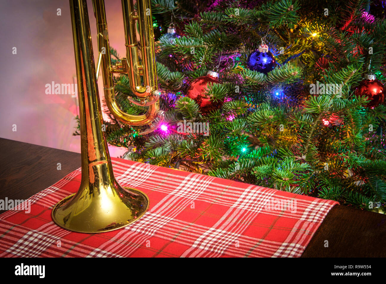 Musical instrument christmas tree ornaments hi-res stock photography ...