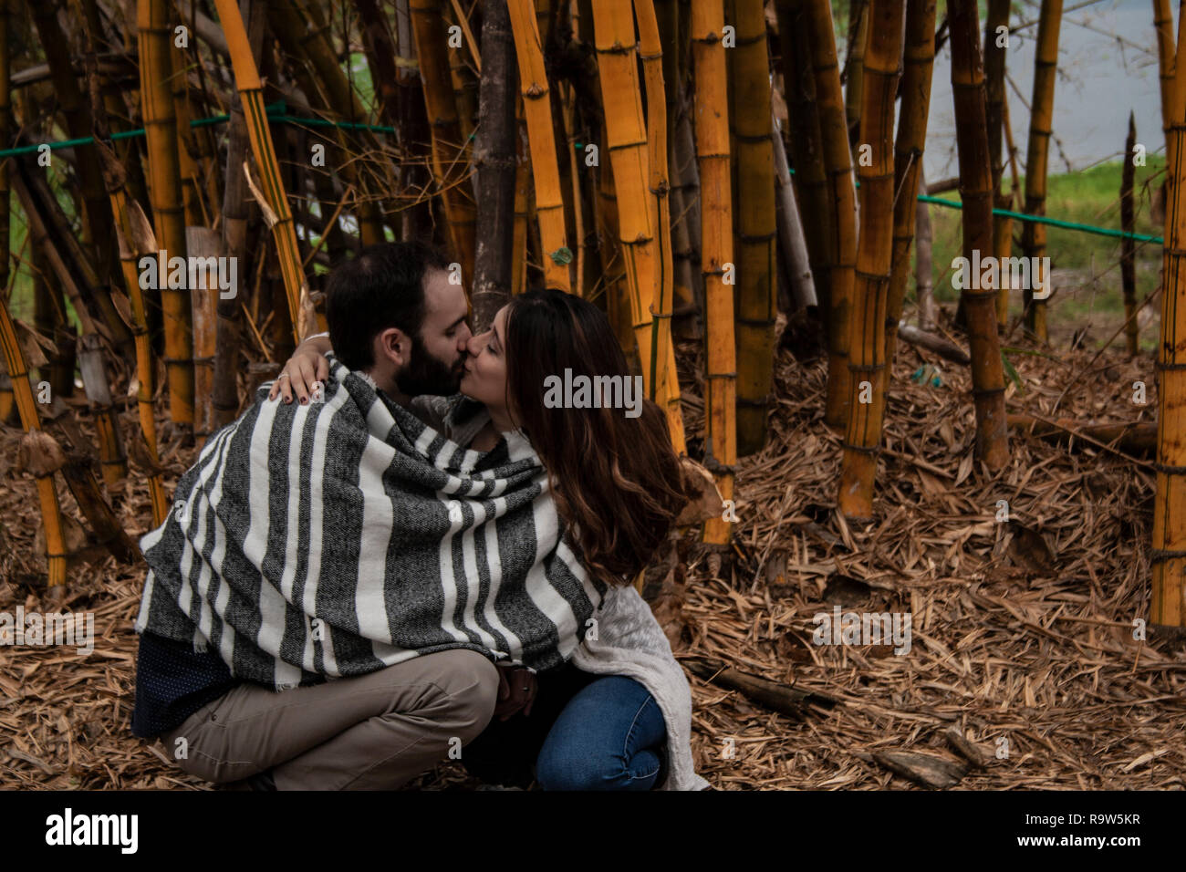Lovers in nature hi-res stock photography and images - Alamy
