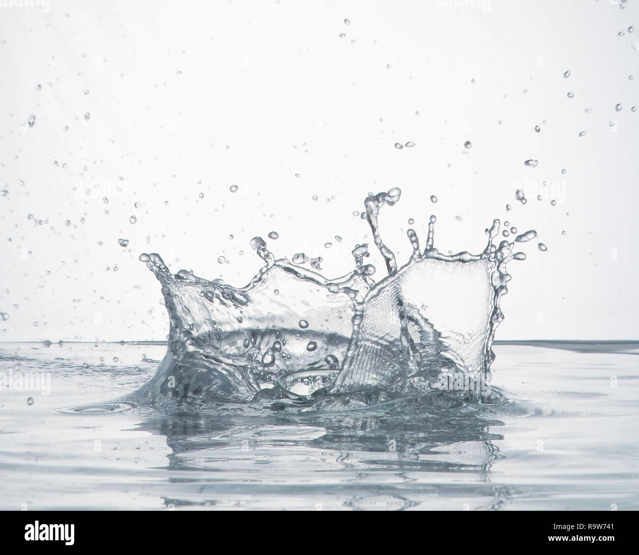 Trace and shape after water droplets fall Stock Photo - Alamy