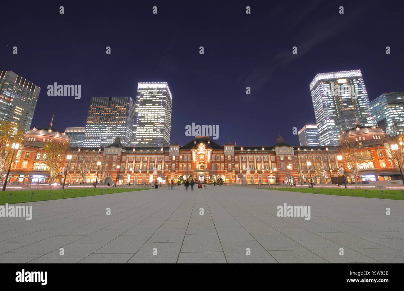 Tokyo train station night cityscape Tokyo Japan Stock Photo - Alamy