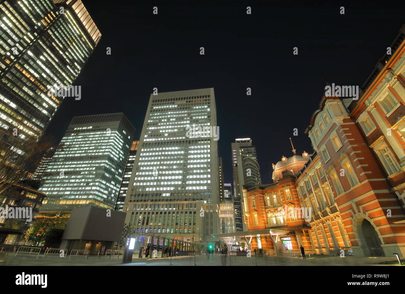 Tokyo train station night cityscape Tokyo Japan Stock Photo - Alamy