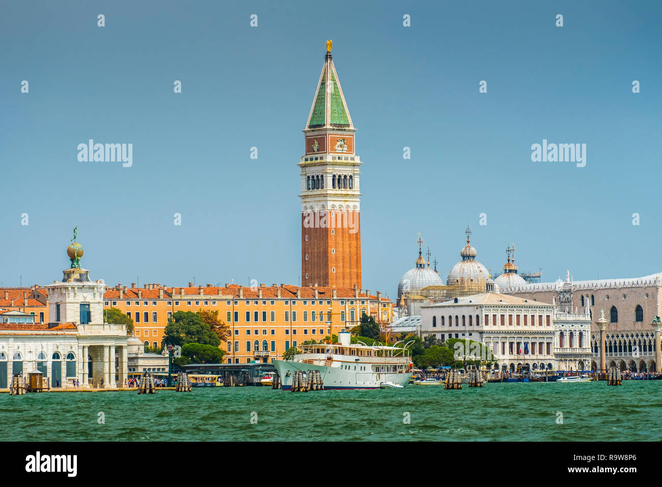 Grandiose tower hi-res stock photography and images - Alamy
