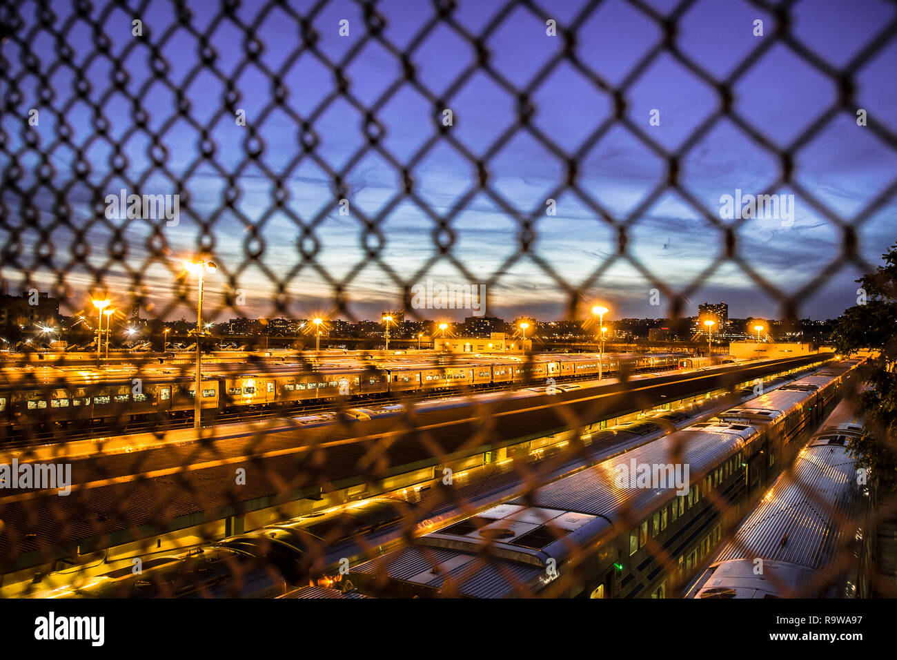 Mta metro north railroad hi-res stock photography and images - Alamy