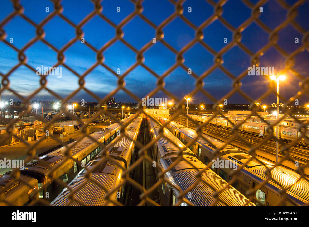 Mta metro north railroad hi-res stock photography and images - Alamy