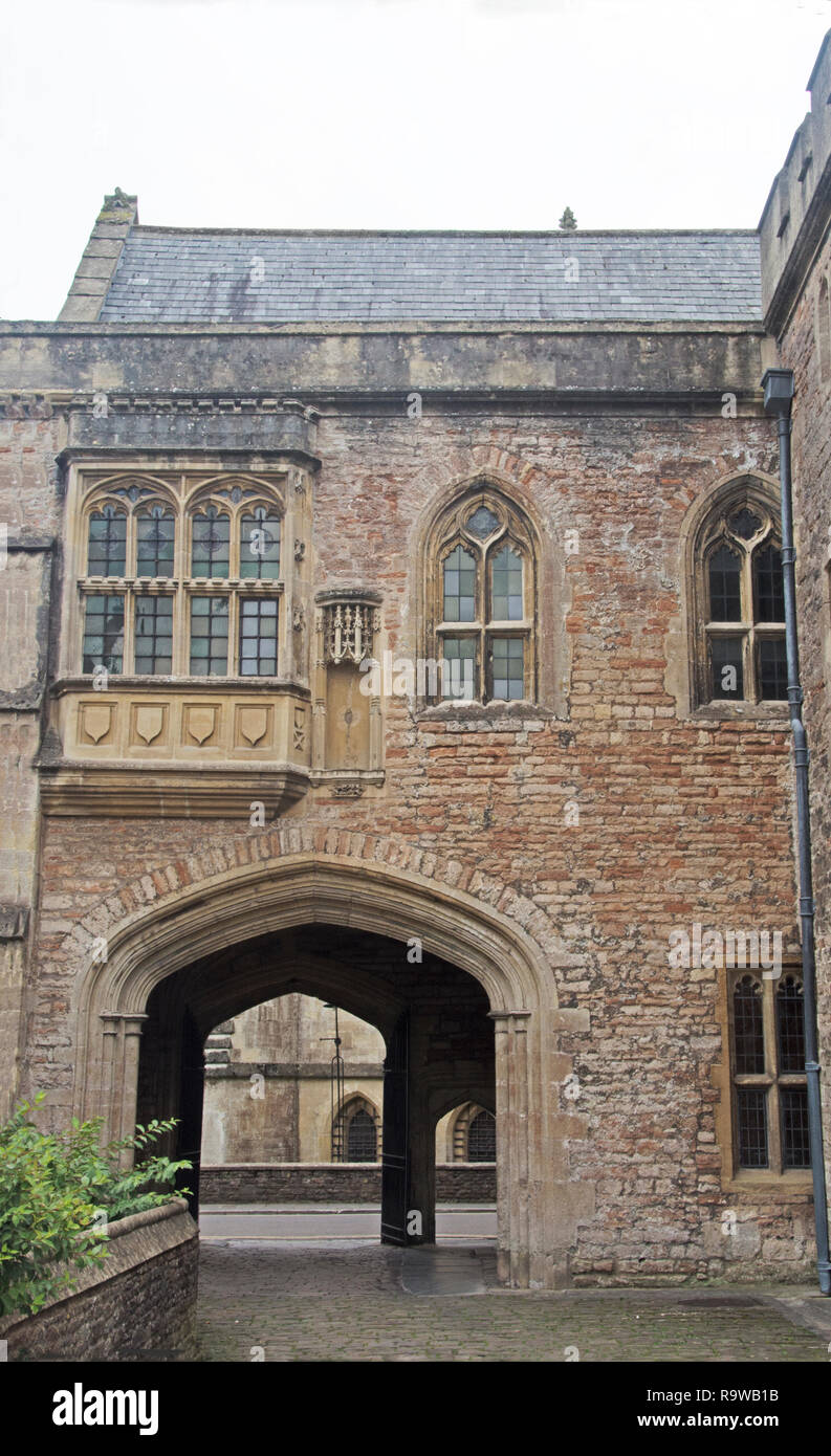 Oriel window hi-res stock photography and images - Alamy