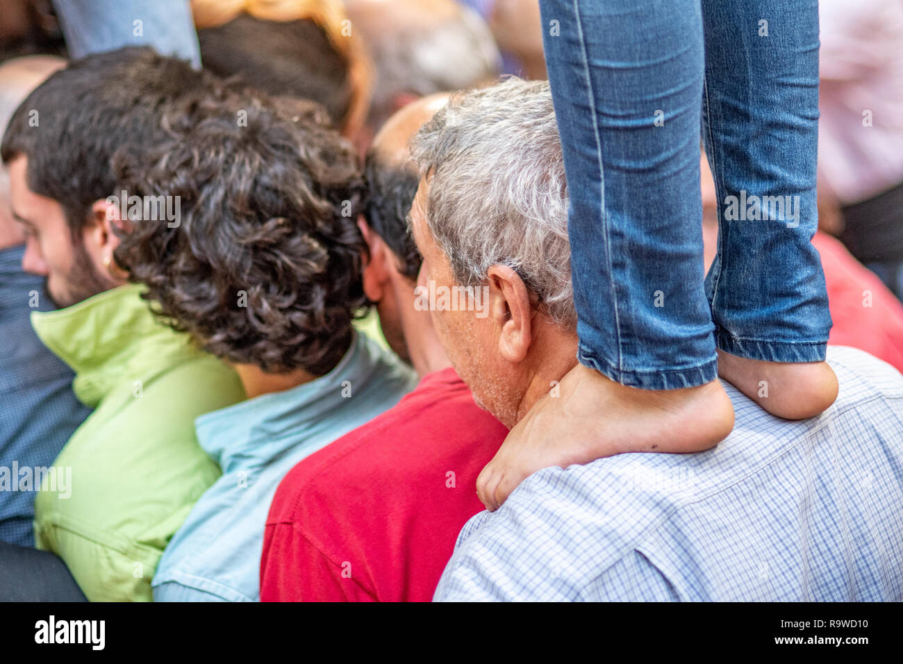 Shoulders to feet hi-res stock photography and images - Alamy