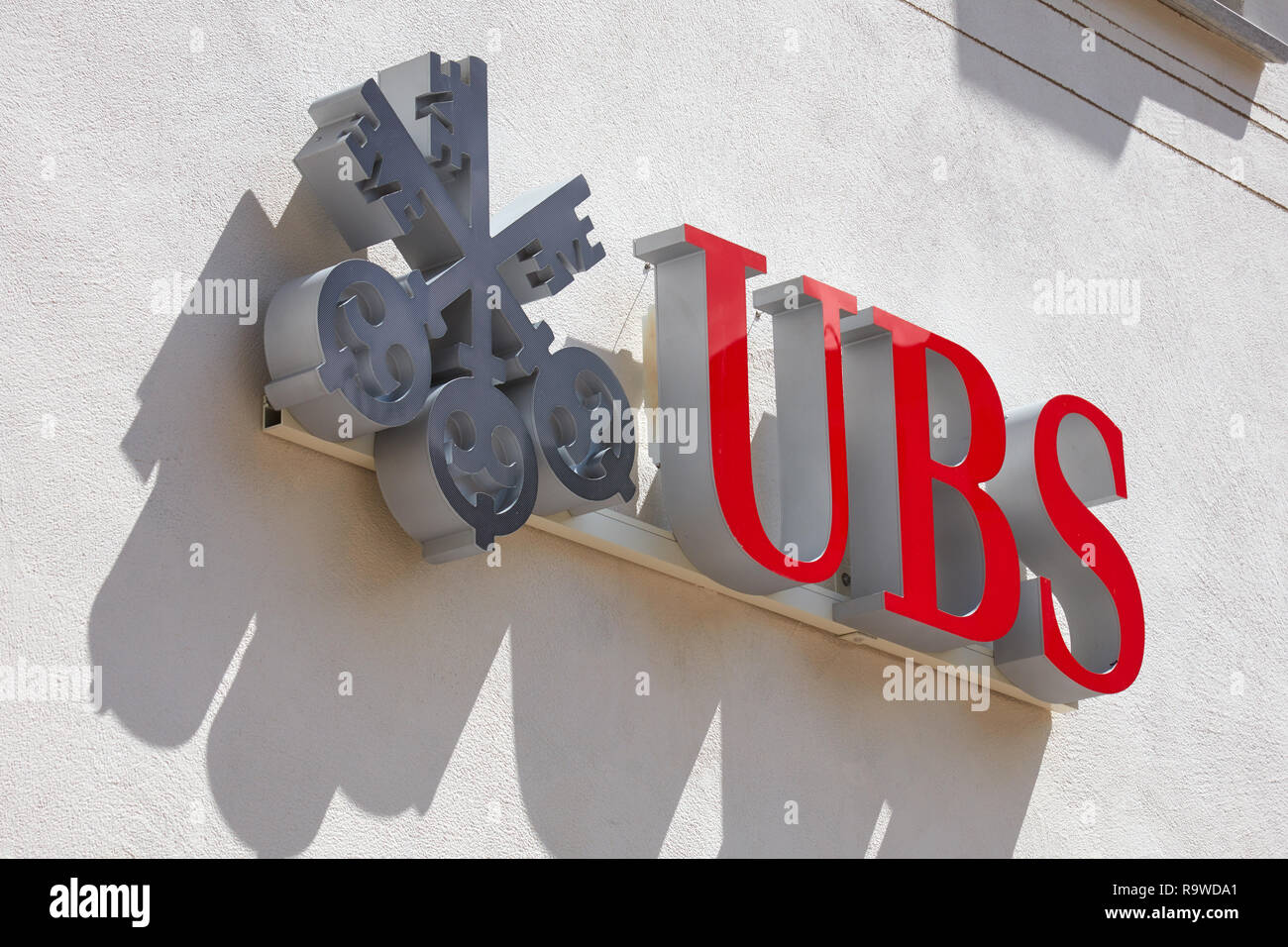 Red ubs logo hi-res stock photography and images - Alamy