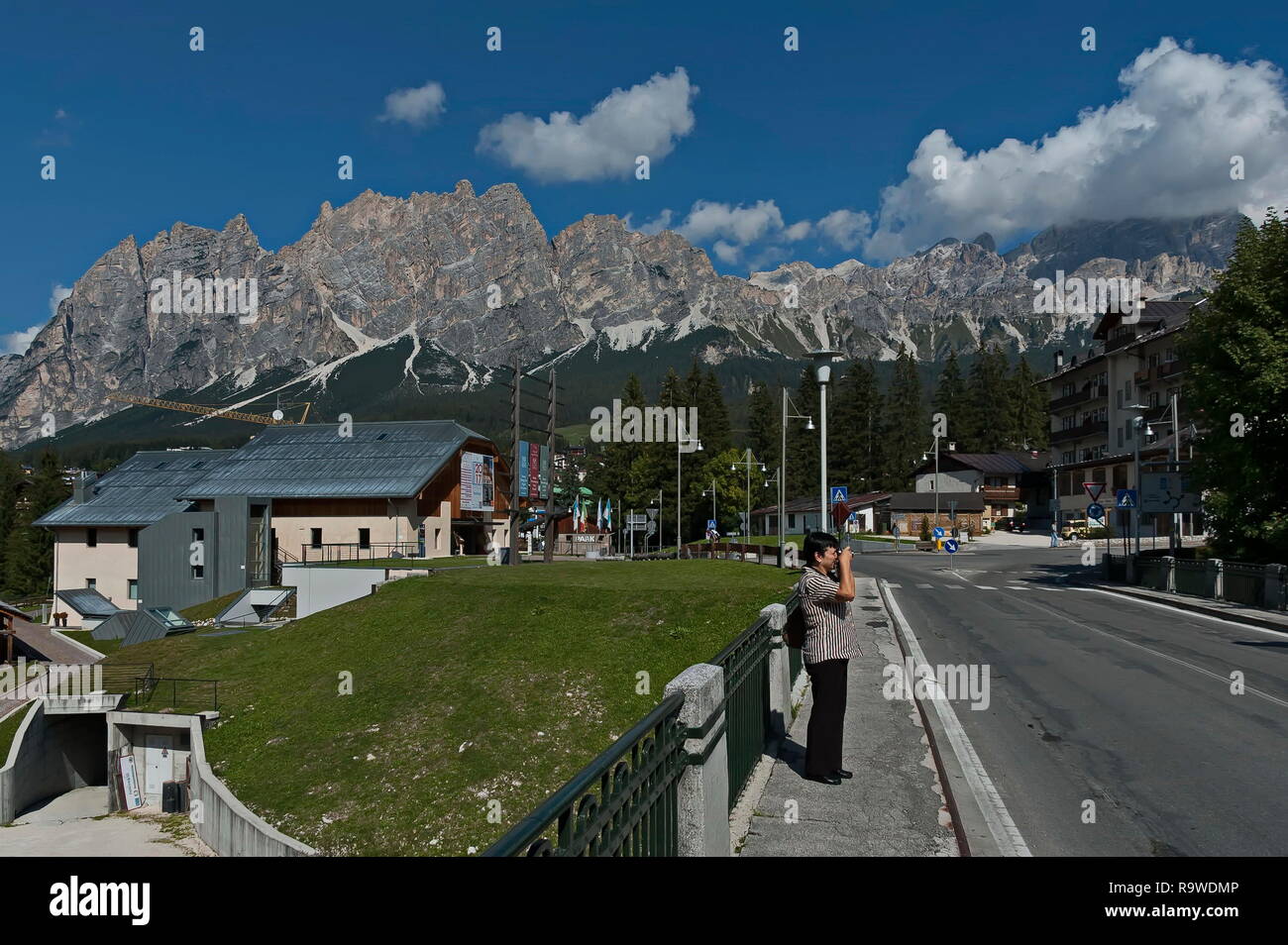 Cortina d'Ampezzo resort town in dolomitic Alps, Italy Stock Photo - Alamy