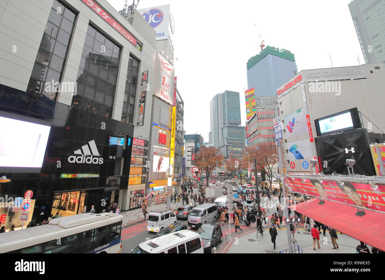 Traffic congestion in tokyo, japan hi-res stock photography and images ...