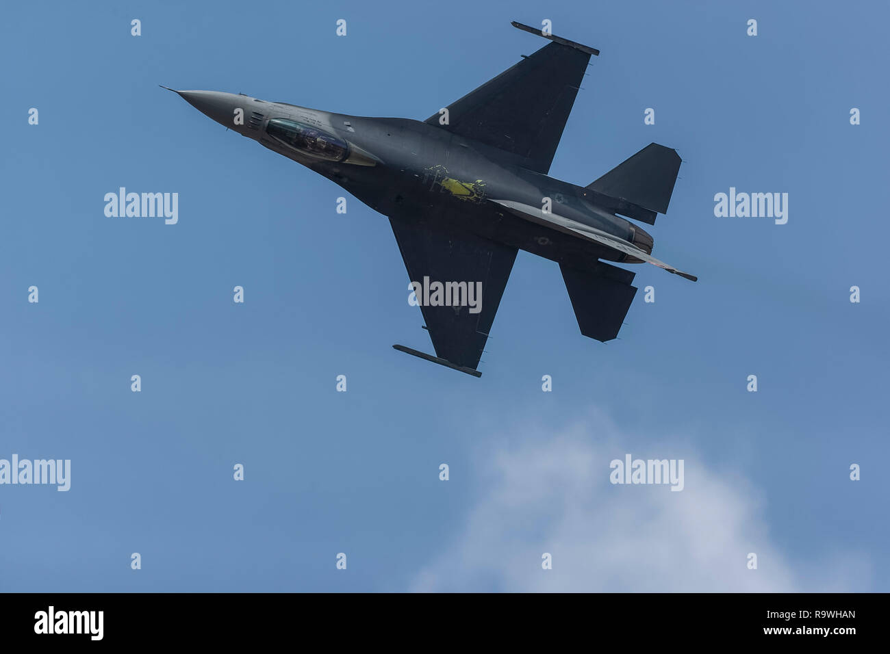 F-16 Fighter Plane in Flight Stock Photo - Alamy