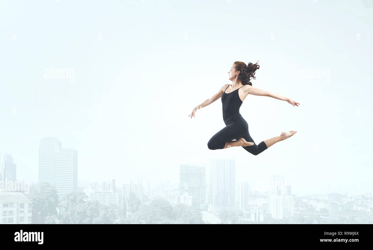 Gymnastics leap hi-res stock photography and images - Alamy