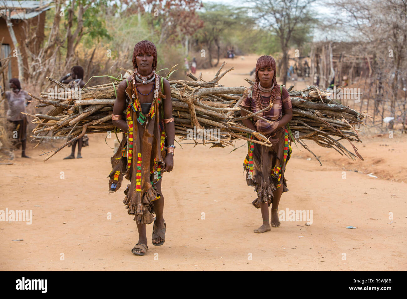 Omotic tribes hi-res stock photography and images - Alamy