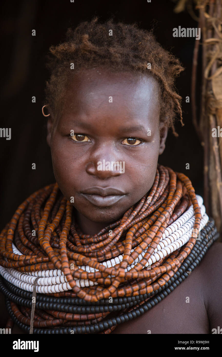 Ethiopia lower omo tribe hi-res stock photography and images - Alamy