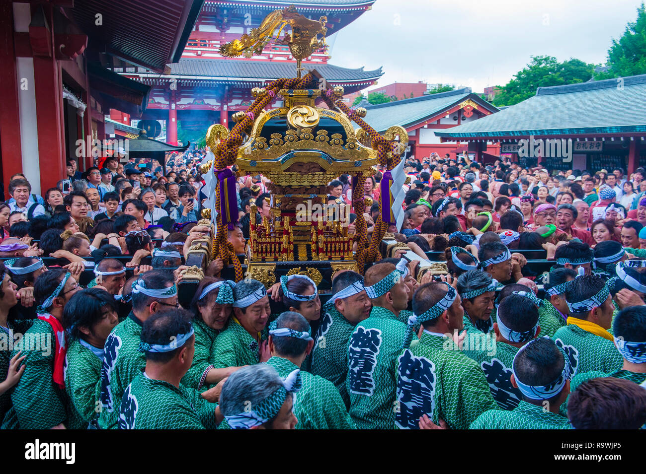 Participants in the Kanda Matsuri in Tokyo, Japan Stock Photo - Alamy