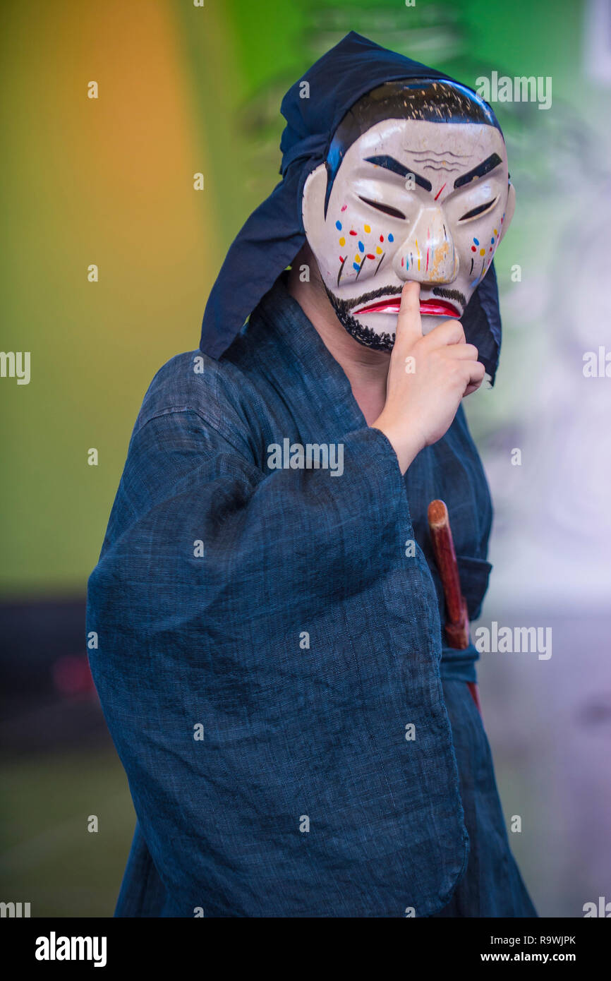 Actor performing the traditional Korean Maskdance at Andong South Korea ...